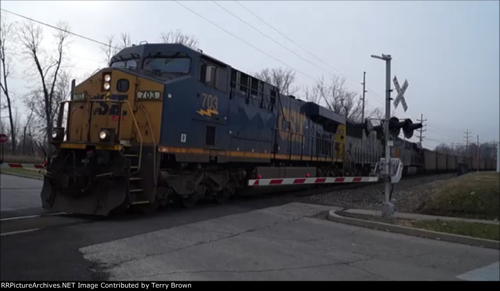 CSX 703 CSX 8739 CSX 3113